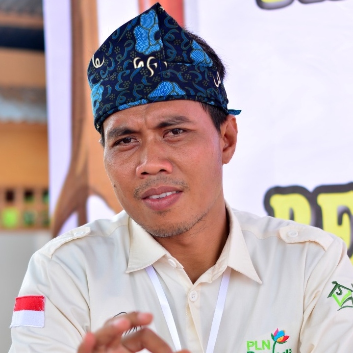 Ari Anggoro, S.Pi., M.Si - bachelor marine science